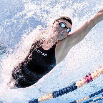 Athletes > Olivia Smoliga
